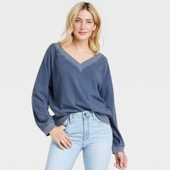 Universal Thread | Sweaters | Universal Thread Blue Sweatshirt | Poshmark